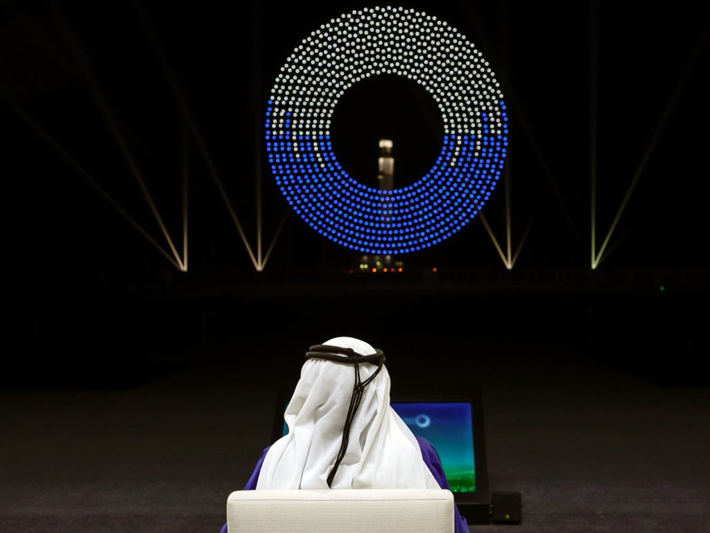 Dubai launches world's largest concentrated solar power project ...