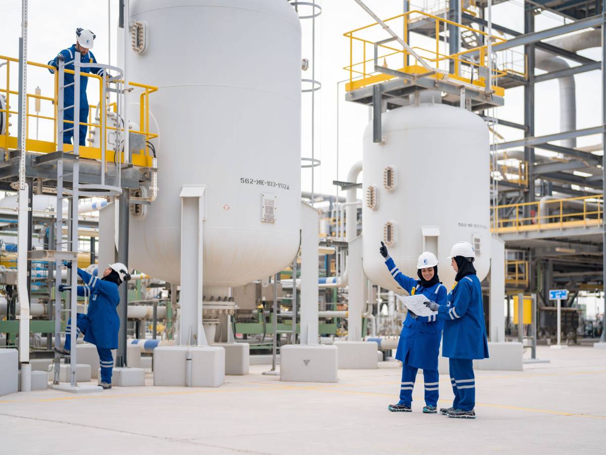 ADNOC Gas awards $2.1 billion contracts for Ruwais LNG project ...